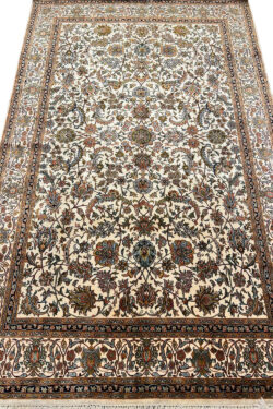 Kashmir Silk Carpets and Rugs in Delhi, India | Fine Handmade Rugs Near Me